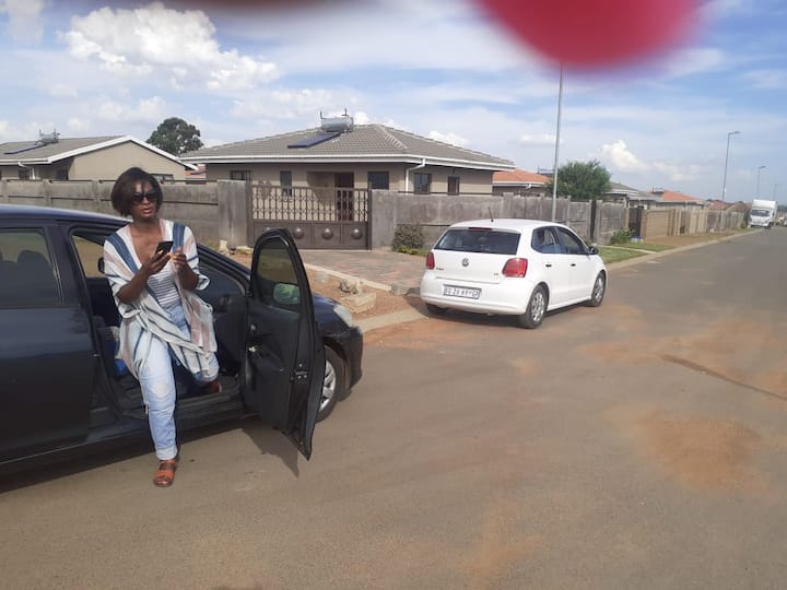 Safe Packing And A Very Clean Place. - Benoni