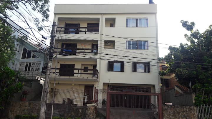 Apart. 01 Em Zona Residencial, Um Por Andar, 127m2 - Dois Irmãos