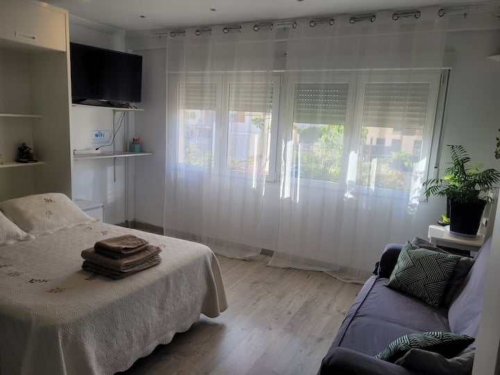 Estudio Independiente En Vivienda Familiar. - Dénia