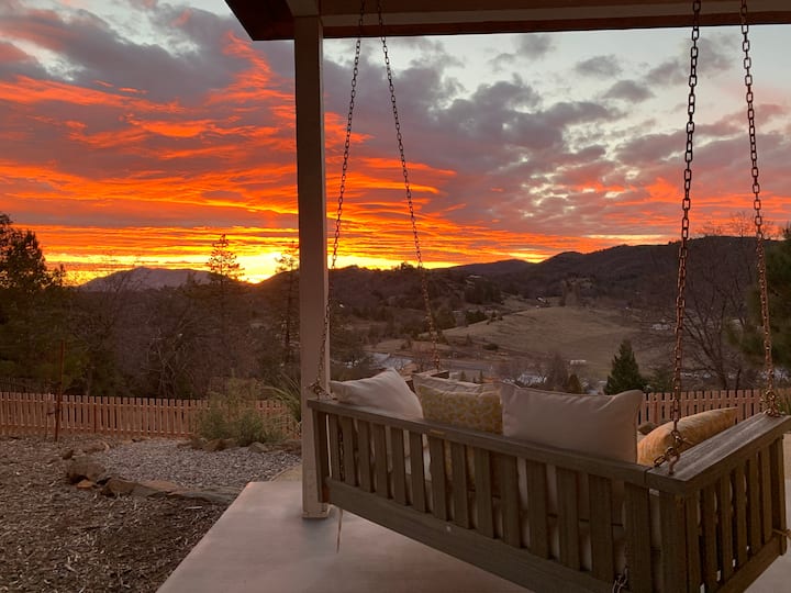 Crooked Pine Farmhouse- Historic District - Julian, CA