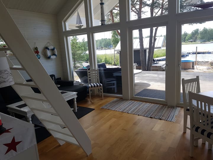 En Pärla I Vänern Med Goda Fiskemöjligheter - Karlstad