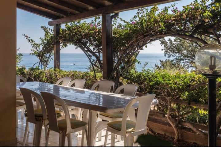 Frontbeachhome,paraboltv,privatparking,ac,6-7beds - Cala Gonone