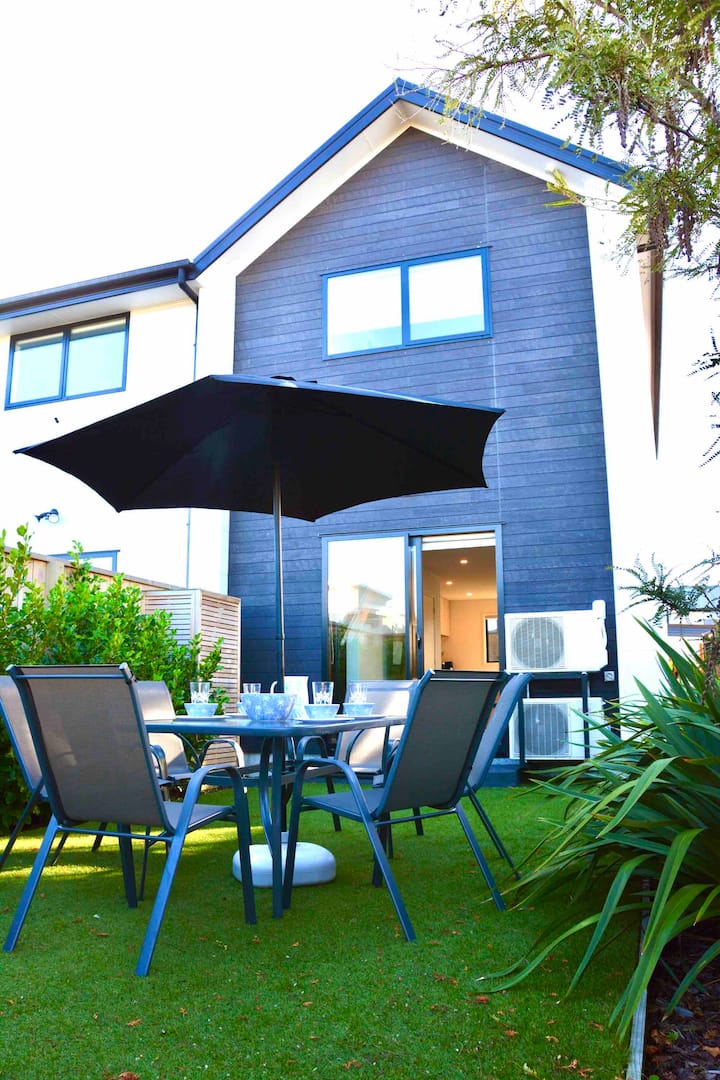 New And Close To City Centre With Carpark - Christchurch