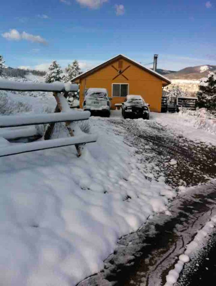 August Special At Mom’ Cabin In Dillon Colorado - Silverthorne, CO