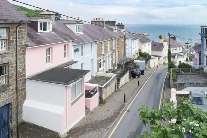 House Near New Quay Beach 5 Adults/ 6 Inc Children - New Quay