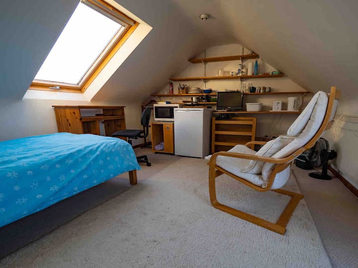 Bedsit Room in Family Home - Houses for Rent in Wantage, United Kingdom