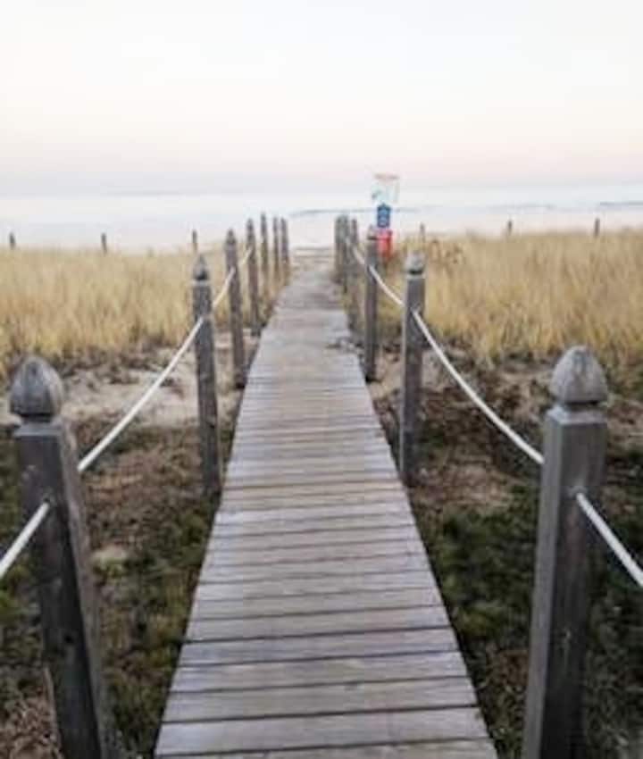 Across The Street From The Beach. Pet Friendly. - Saco, ME