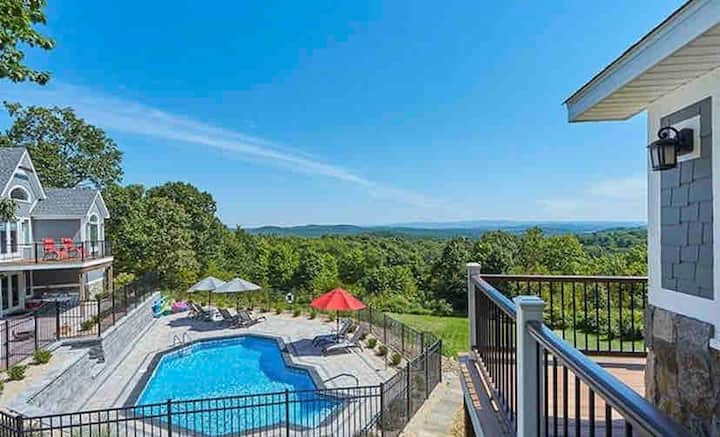 Panoramic Mountain Views! - Red Hook, NY