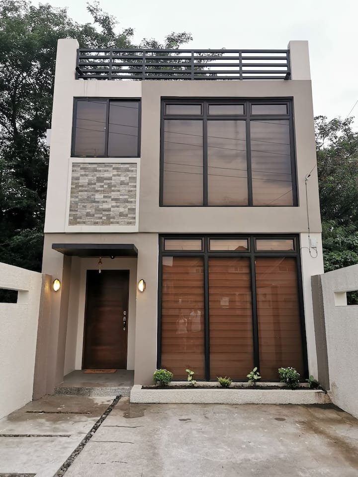 Townhome In Central Balanga 2br With Parking - Bataan
