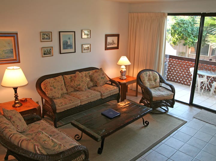 A10: 2 Bdrm, 2.5 Bath, Townhouse Style Condo - Santa Catalina Island, CA