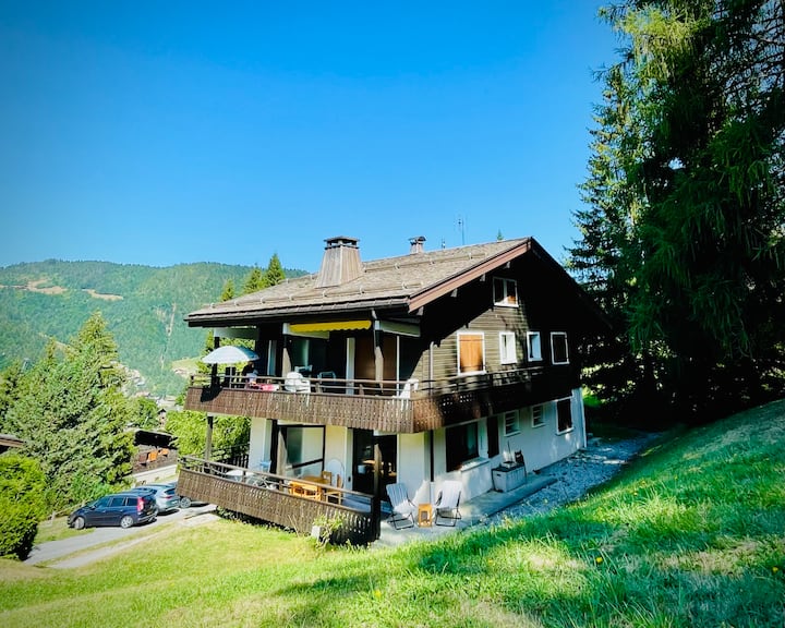 Cosy Apartment In Charming Chalet. Walk To Slopes - La Clusaz