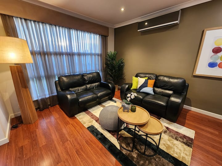 Deluxe 2 Br Unit With Private Yard In Ethelton. U1 - Port Adelaide