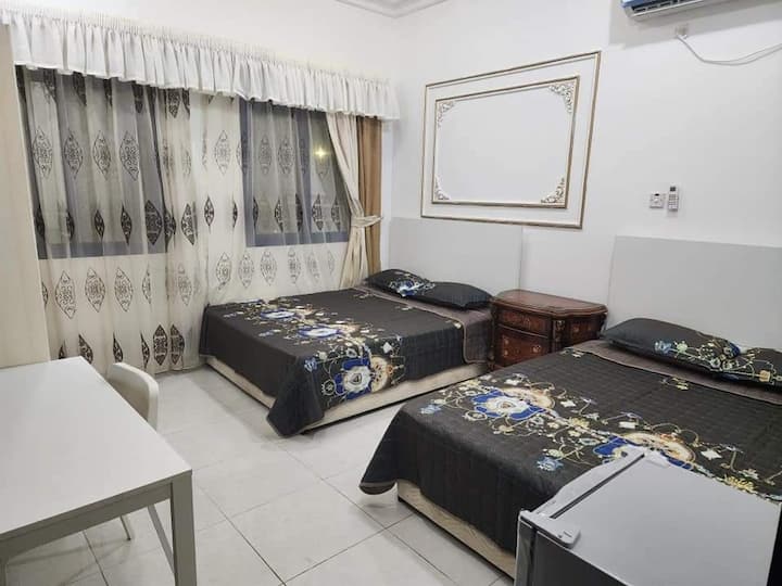 Special Double Room In The Villa( Bed Space) - Qatar