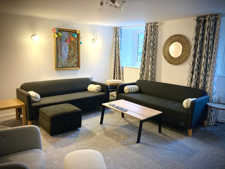 Large 3 Bed (Sleeps 6) Apartment, Lanivet - Bodmin