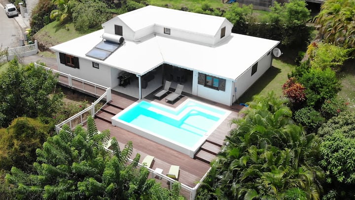 Belle Villa Créole Avec Piscine - Martinique