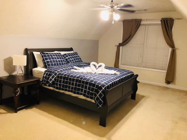 Feel Like Own Home! Super Cozy Bedroom !!! - Suwanee, GA