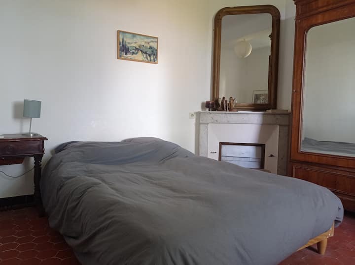 Chambre Indépendante Dans Maison Avec Jardin - Draguignan