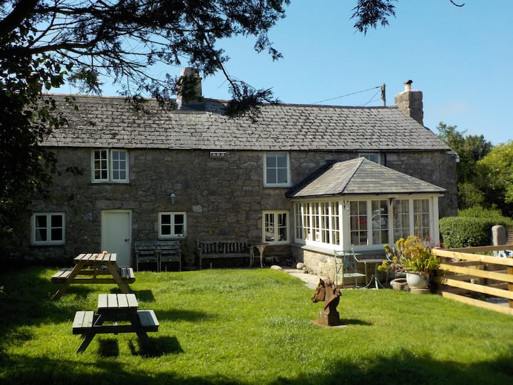 17th Century Character Cornish Cottage - Penzance