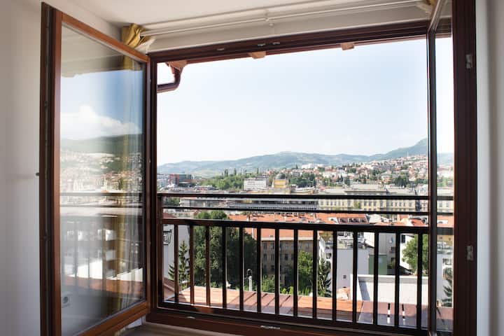 Cozy Loft Apartment With A Unique View - Sarajevo