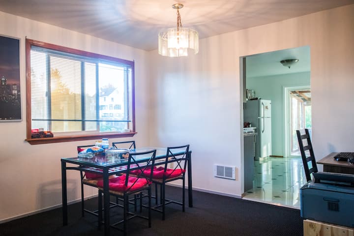 Cozy Full Size Bed Room #5 In Rainier Valley - Seattle, WA