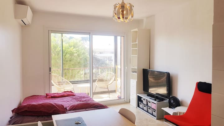 Studio  30 M°   Clim    Parking Privé Wifi - Sanary-sur-Mer