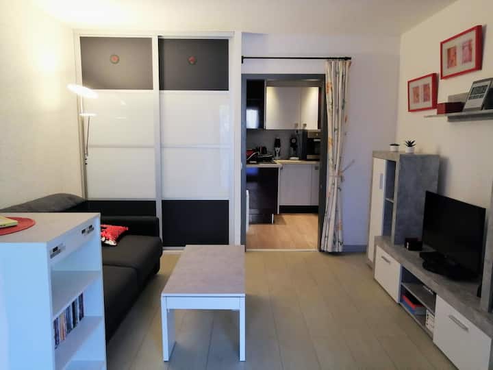 Studio Rez De Jardin Tout à Pied +Parking Privé - Sanary-sur-Mer