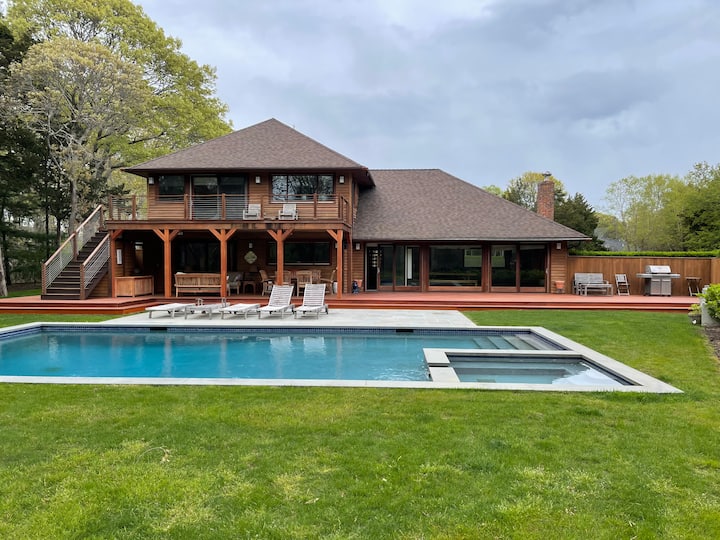 Southampton Miniestate! - Pool & Hot Tub Open Now - Mattituck, NY