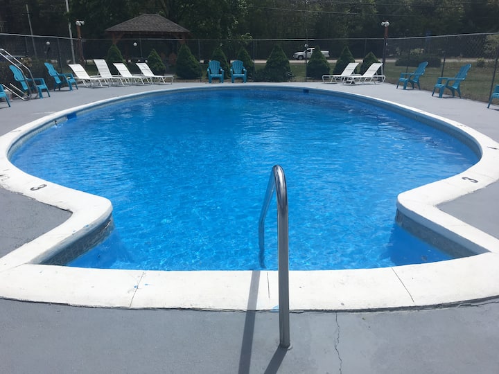 Aquastar Inn--king Size Bed - Westerly, RI