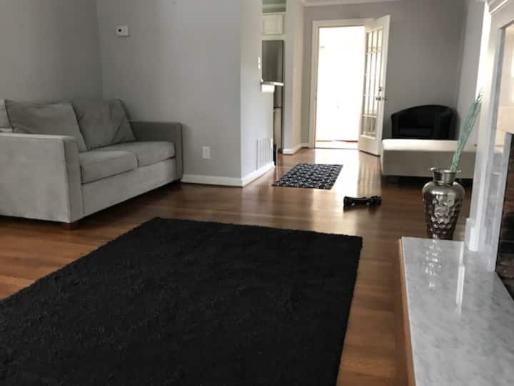 Exemplary Home In Historic Old Town, Alexandria - Alexandria, VA