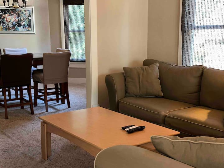 Private Main Floor Bedroom Near Unmc! - Omaha, NE