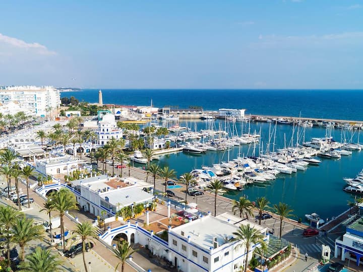 Great Apartment/ Location, Heart Of Estepona Port - Estepona