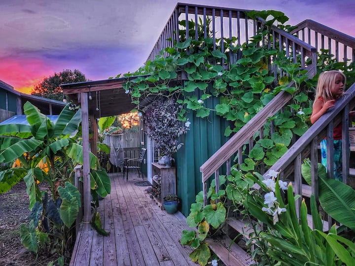 Lizzy Lou's Flower House - The Bluebelle - Caroline du Nord
