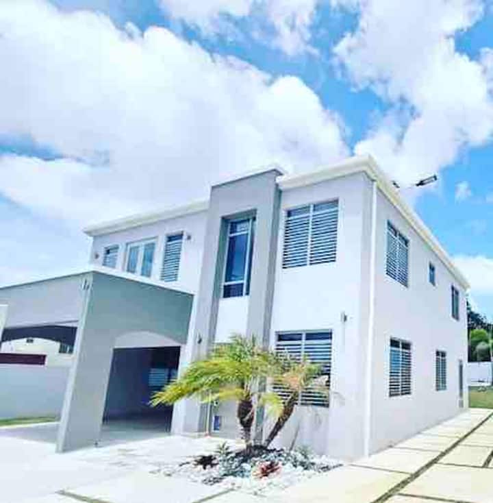 Azores Luxury Residence - Aguadilla