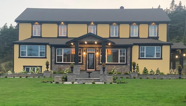 Castle Landing Executive Home - Placentia - Newfoundland and Labrador