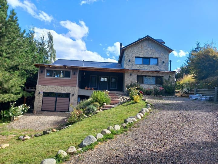 Casa Con Vistas Increíbles Amplia Con Pileta - San Martin de los Andes