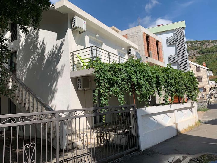 One Bedroom Apartment - 부드바