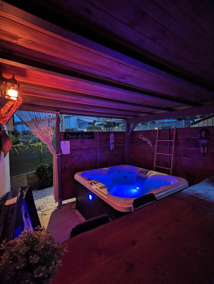 Love Room Avec Son Jacuzzi - Nérac