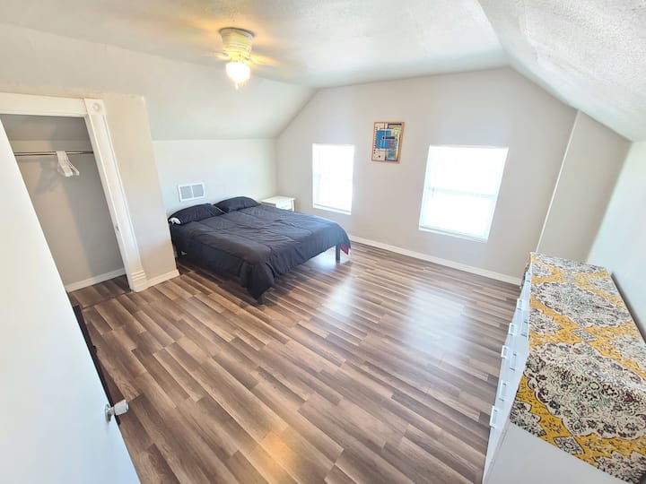 Renovated 2-bedroom Apt 2 Min From Umc & Texastech - El Paso