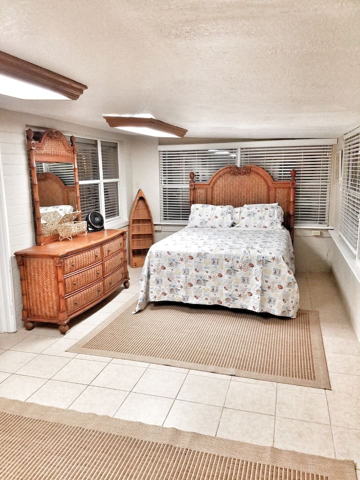 Flagler Beach Island Escape Cozy Home - Flagler Beach, FL