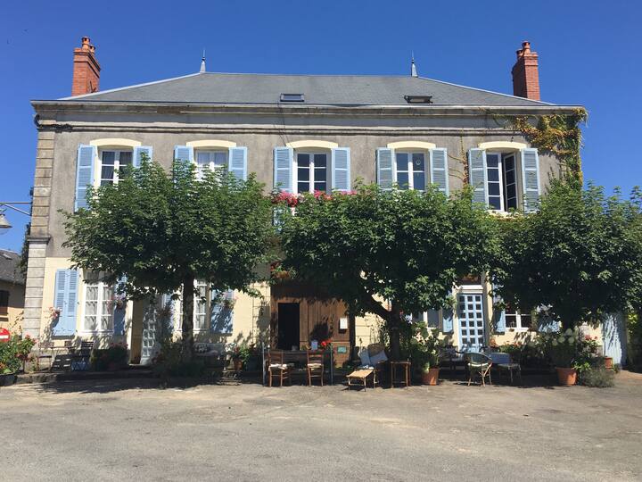 Les Trois Sycomores  Self Catering Apartments  Up - Millay