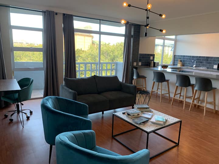 Beautiful 2 Bed In The Heart Of Newlands - Cape Town