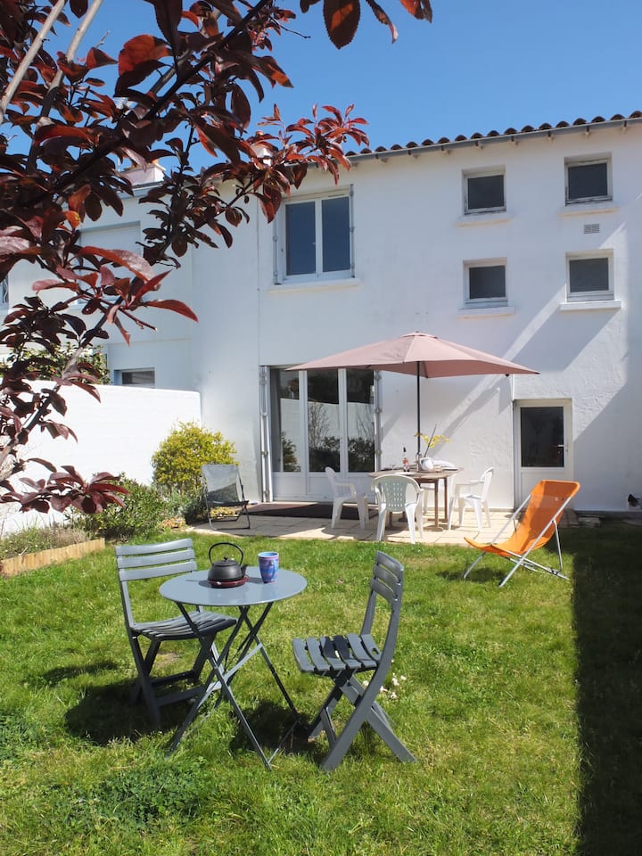 Maison Lumineuse Avec Jardin, à 400 M De La Mer - Olonne-sur-Mer