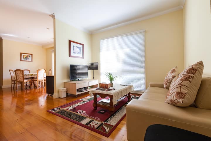 Melbourne East Doncaster Townhouse - Box Hill