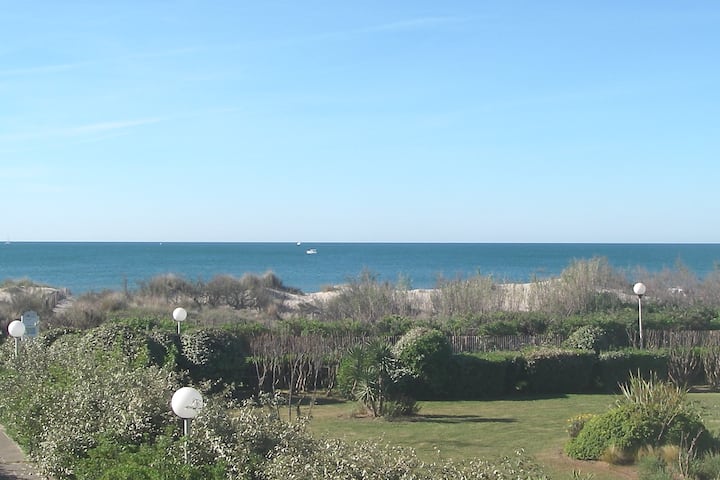 Face à La Plage T2+cabine Avec Terrasse Et Garage - La Grande-Motte
