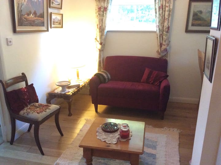 One Bedroom Fully Equipped Flatlet - Bromley