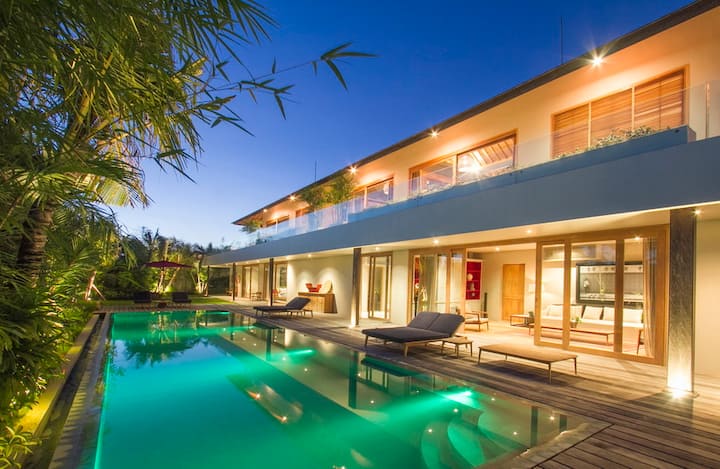 Villa Louwie, Canggu - 5 Bedrooms, Pool And Garden - Canggu
