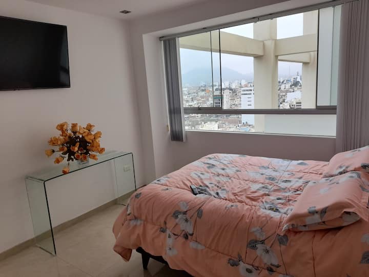 Hermoso Y Moderno Departamento Con Vista Al Parque - Trujillo