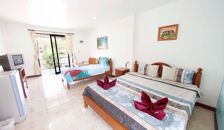 Lotus Friendly Hotel-triple Room-iii - Koh Samui