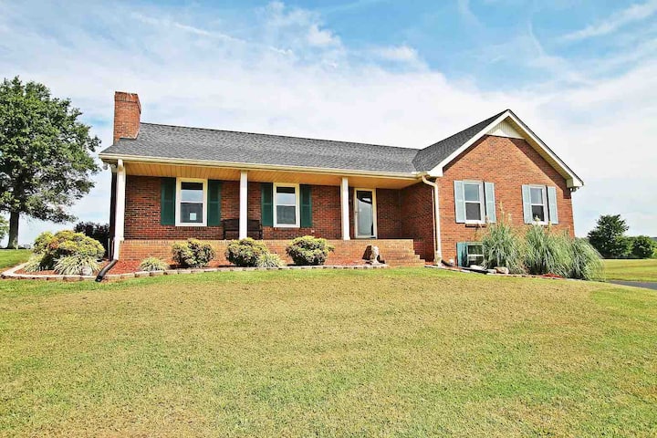 Convenient, Clean, Safe, Minutes To Nashville! - Springfield, TN