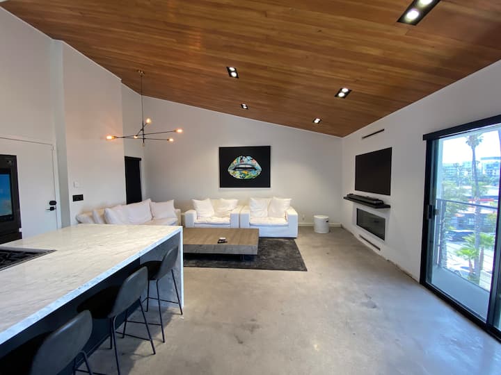 Ocean View Skyloft Suite - 聖莫尼卡